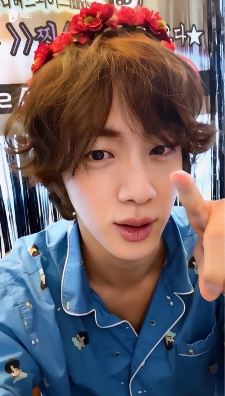 Bts Community Posts D 41 ジンくん🐹 毎日おつかれさまです☘️ 今月も来てくれてありがとう💜 これで最後なのかな