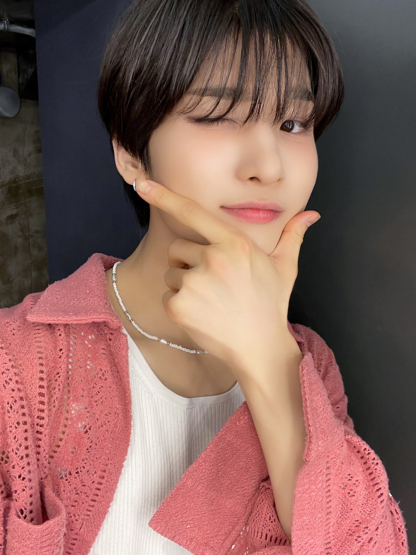 Nowadays 커뮤니티 포스트 우왕 벌써 한 달이라니 말도 안 된다 여러분 저희 벌써 한 달이래요 🤣 시간이