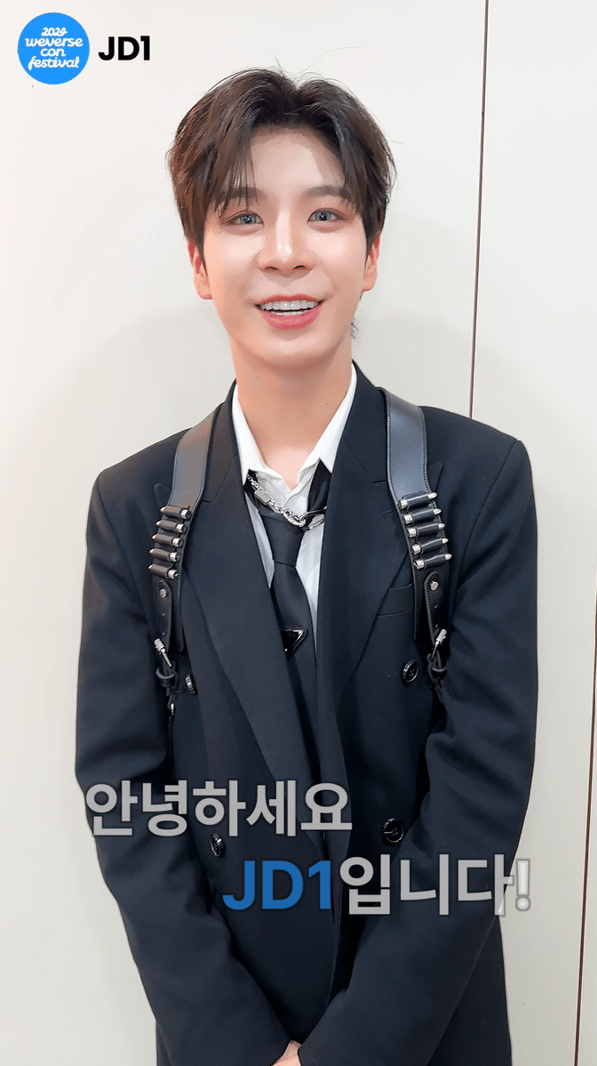 Weverse Weverse zone Media - Tiny Box Interview🔋 : JD1 (제이디원) 2024 Weverse Con Festival