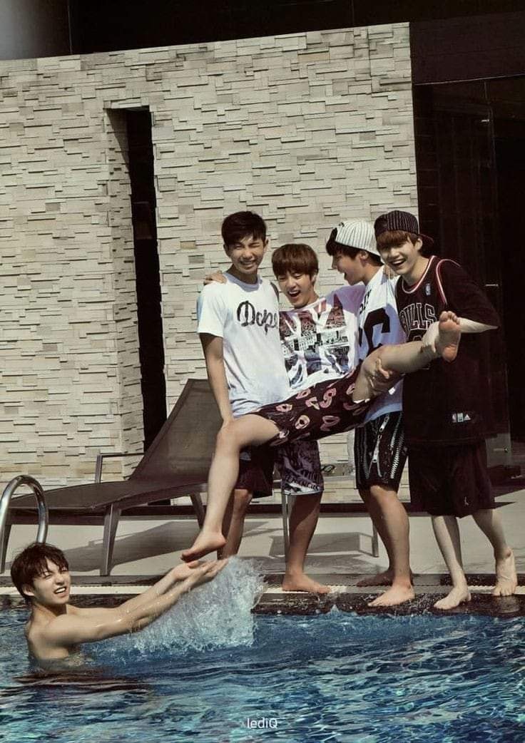 BTS Community Post - some of #BTS pictures 😎 Maybe you've never seen it ...