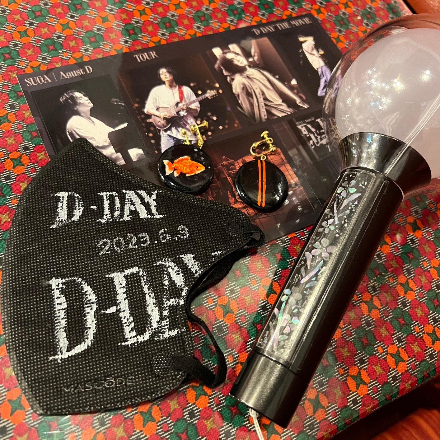 Bts Community Posts 行ってきた、応援上映‼️ 💣 光らせまくって叫びまくって Suga様のご要望に応えて座ったままで