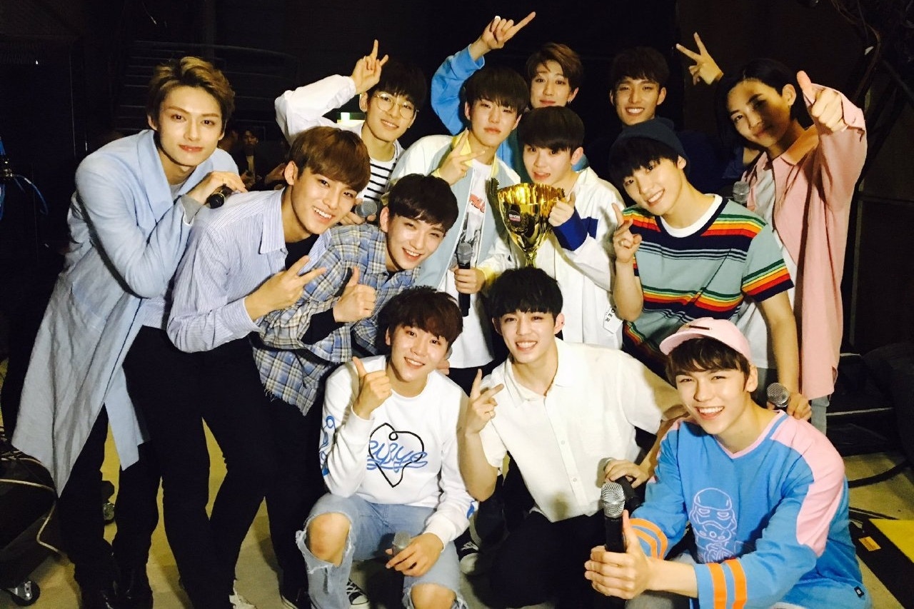 SEVENTEEN Community Post - 宝宝们，呜呜呜哥哥们，上大学一点也不轻松，可是你们也很辛苦啊。。。我们一起加油，你们…你们不要和公司吵架……毕竟还有好久的合约…… 我有 ...