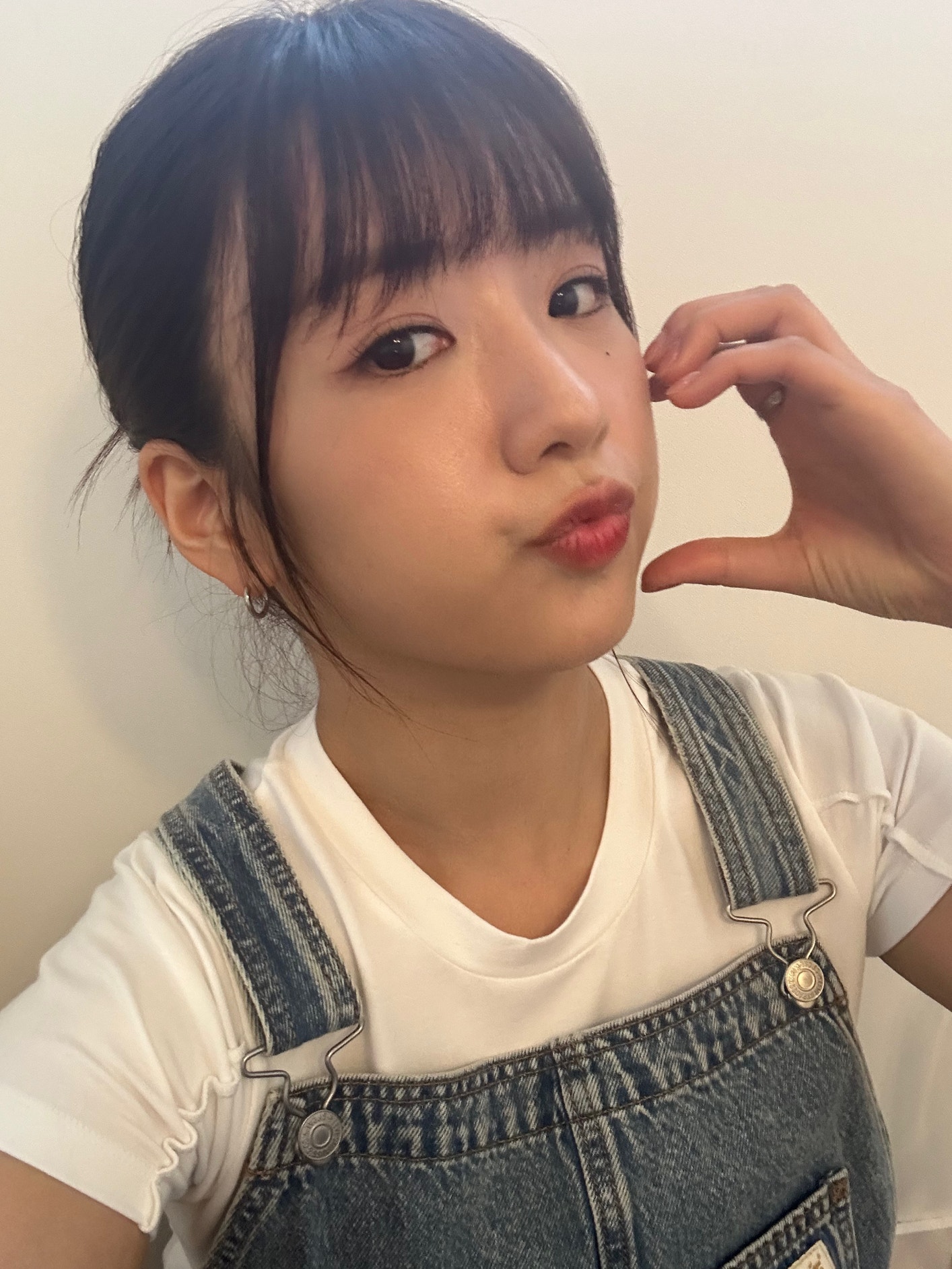 Apink Community Posts 오늘은 어버이날이다요 ️ 우리판다들의어머님아버님 귀하고소중한판다들낳아주셔서 감사합니다
