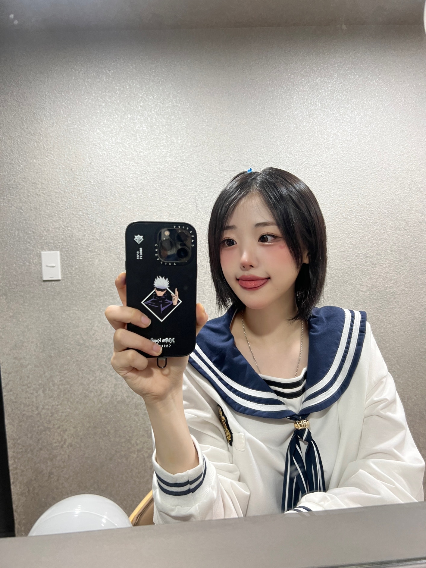 Qwer Community Posts 메롱티비👅 어제 언니들이 저빼고 쵸단언니 집에서 맛난거 먹구 아주 파티를 열었더라구요