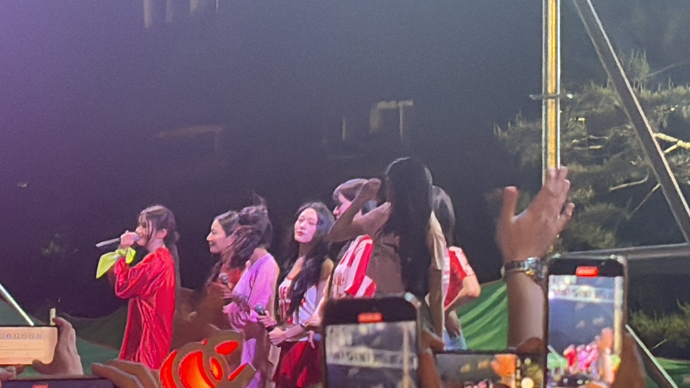 Fromis9 Community Post 너무 예뻤고 음악이 컸는데도 응원 열심히 해주신 플로버 분들 고생하셨습니다 응원봉