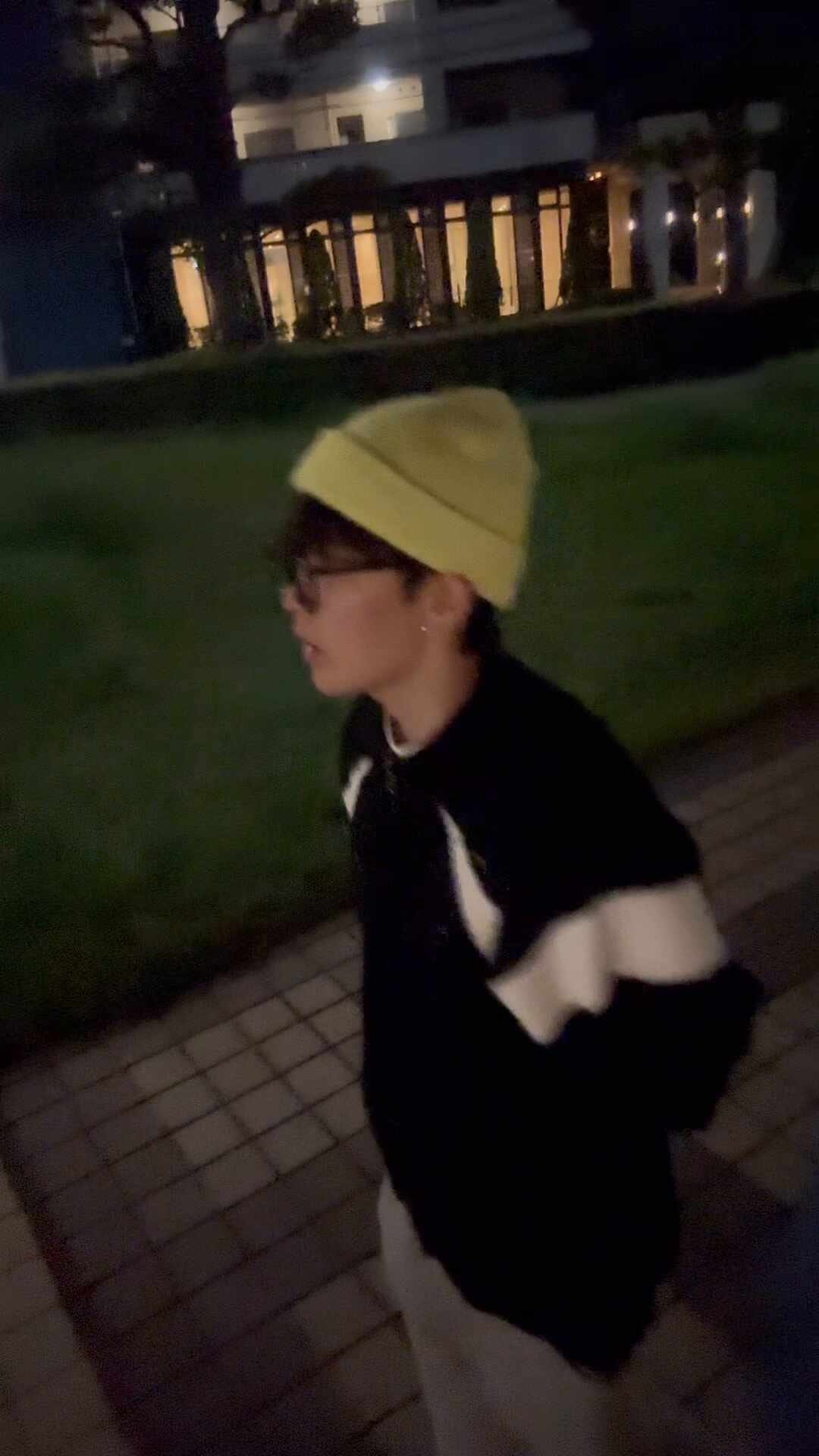 WHIB Community Post - 하승이 형아랑 산책vibe🎧 i love you 3000🖤🖤🖤 - WONJUN