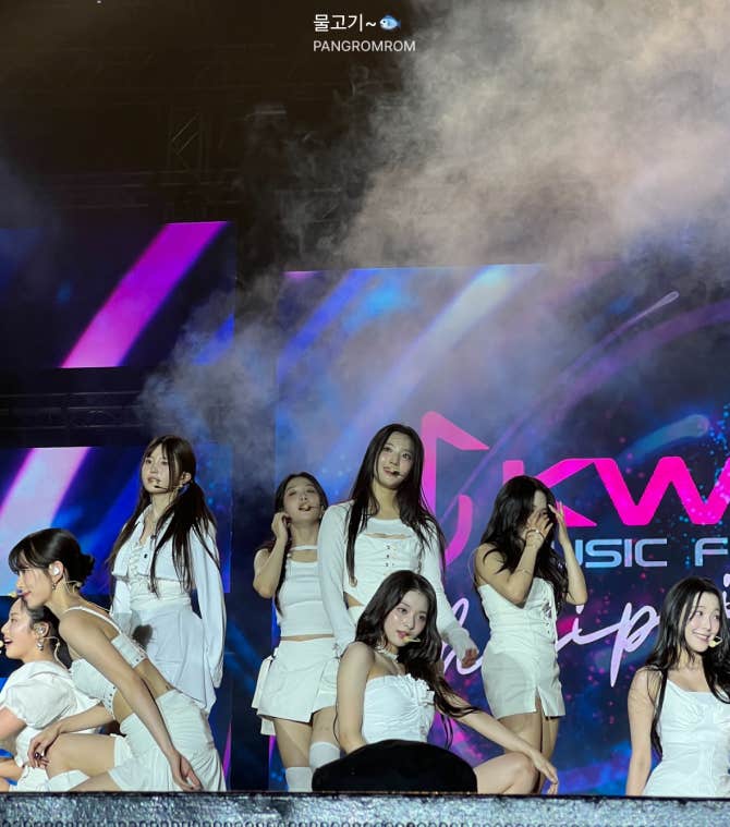 Fromis9 Community Posts 우리는 당신이 오기를 오랫동안 기다리고 있었습니다 때로는 내 눈으로 당신을 볼