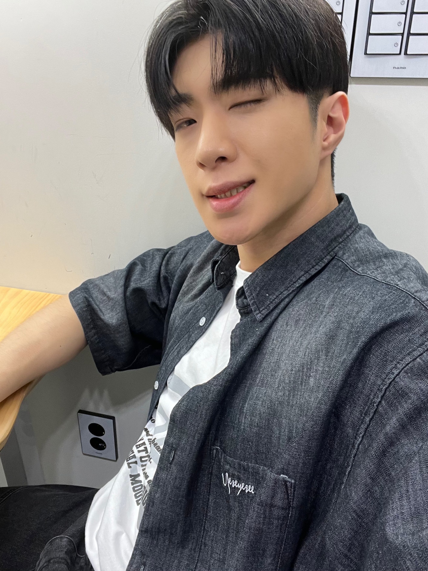 Onf 커뮤니티 포스트 Hello~🖤 와이엇