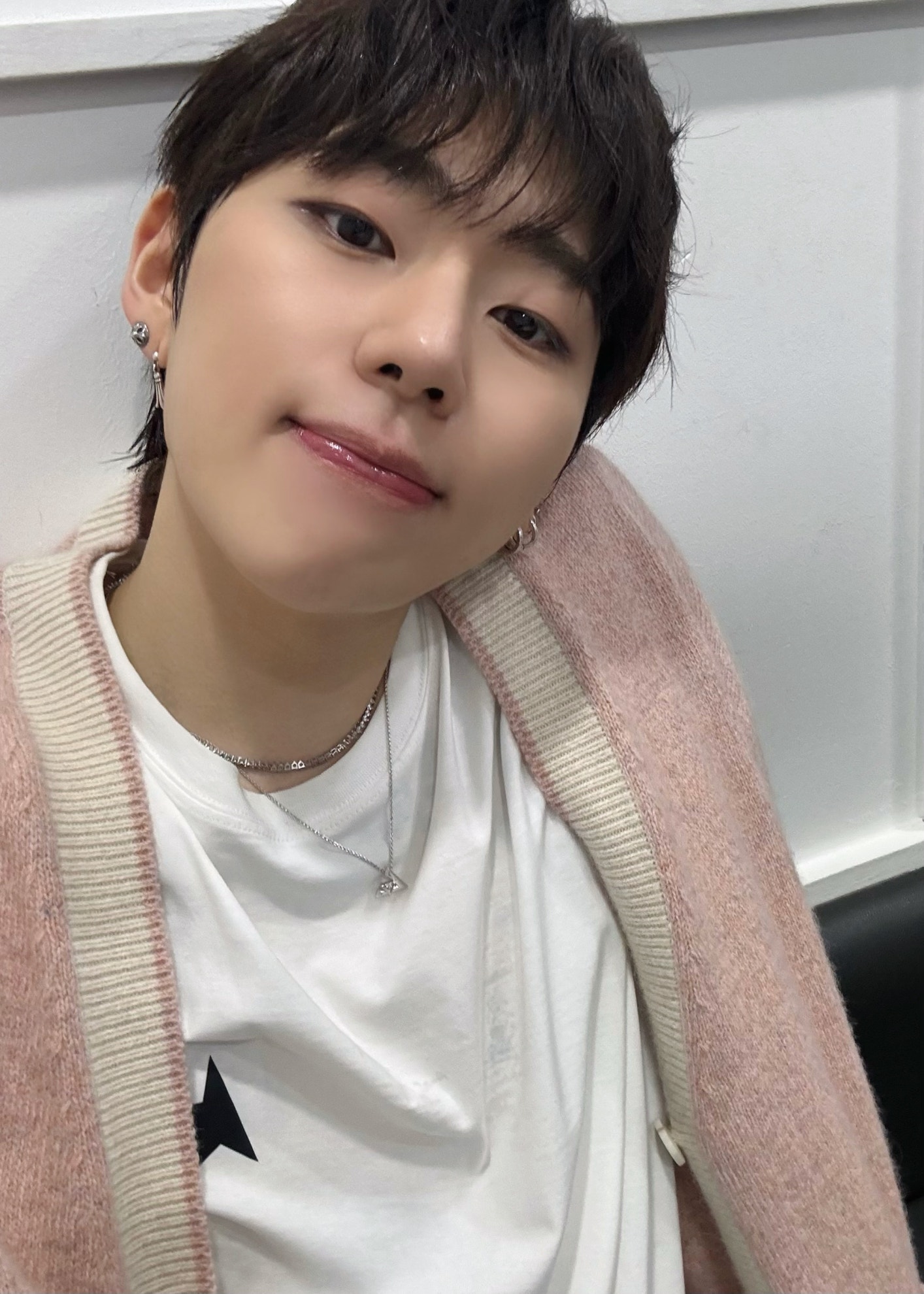 ZICO Community Post - 코모닝~🩷 - ZICO