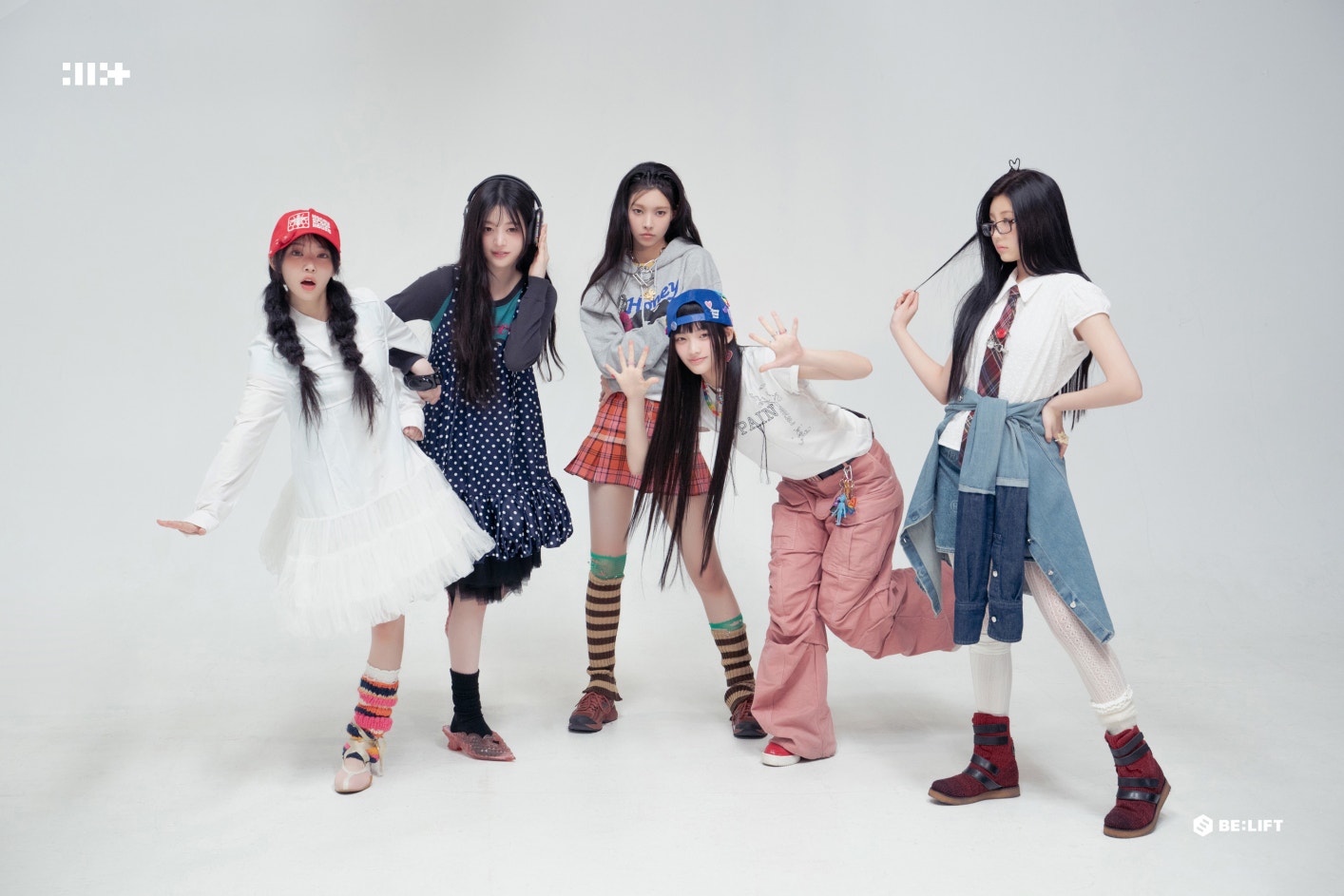 Weverse ILLIT Image - [Behind Cut] ILLIT (아일릿) Weverse Magazine Photo Shoot