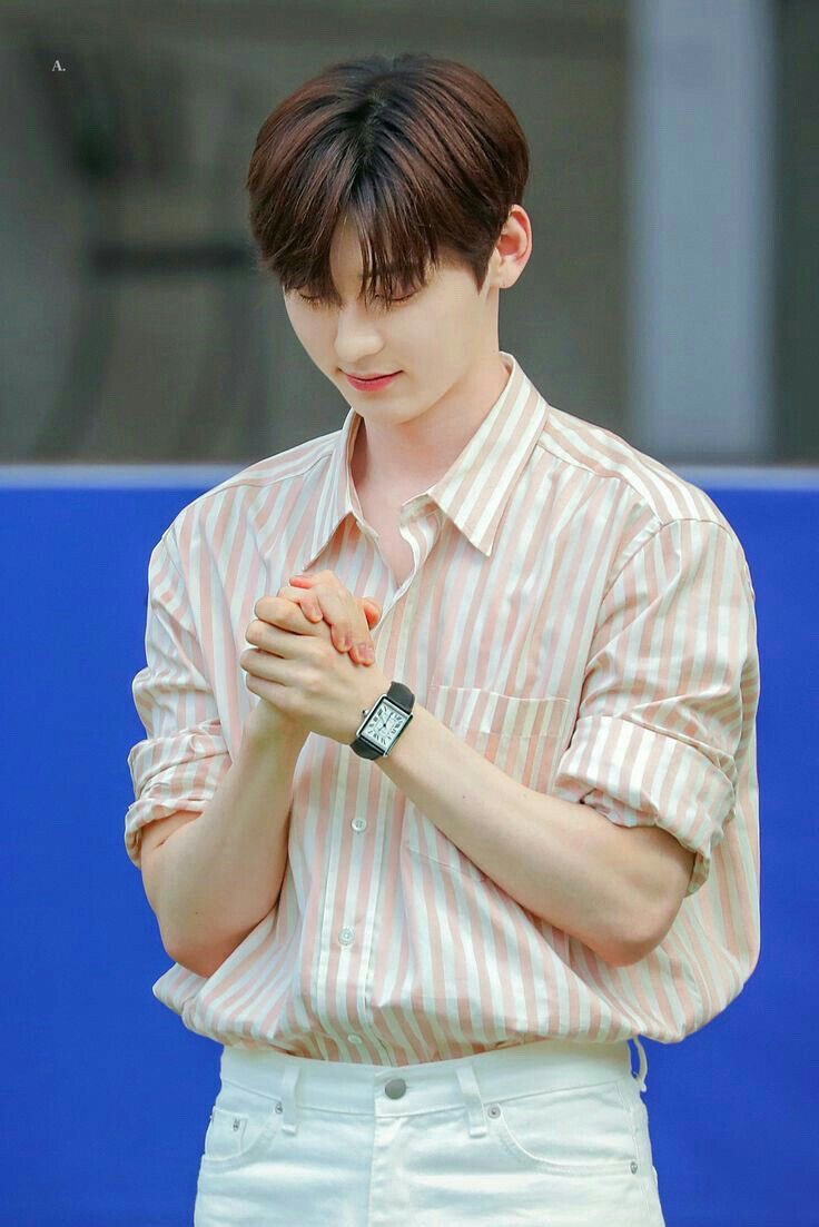 Hwang Min Hyun Community Post 대장~~~~~~님 점심 맛있게 드세요🧡 오후 근무도 쪼금만 힘내요‼️