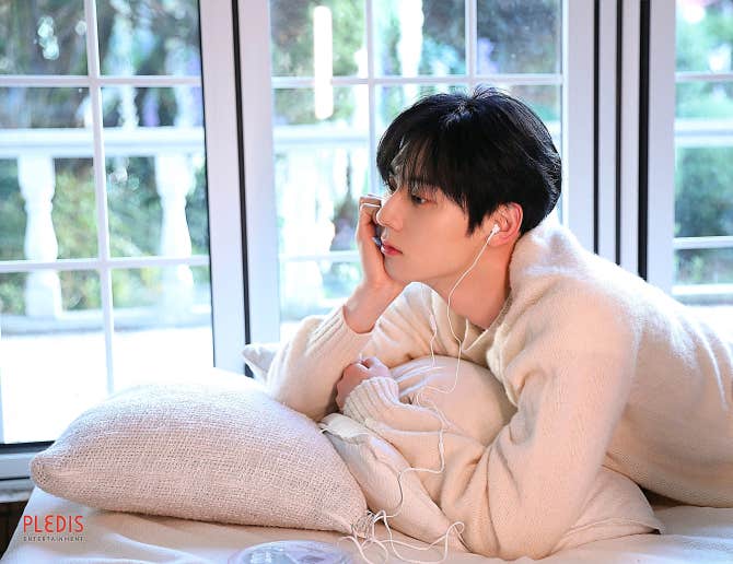 Hwang Min Hyun Community Post 엄청 더워요🥵 수분보충 엄청해주세요💦💧 점심도 맛있는거 많이 드세요🥗😍