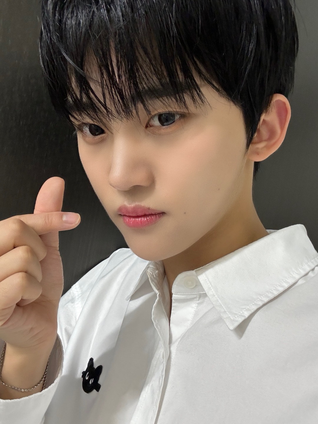Lun8 커뮤니티 포스트 잘 잤어요 밥 거르지 말고 오늘 하루도 힘내요 도현