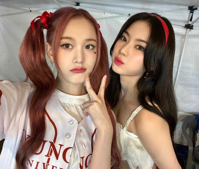 Stayc Community Posts 눈 크게 뜨고 지켜본다 😽🙃😼 씻고 올테니 댓글 달아달라는 말이야 ㅎㅎ 내 사랑