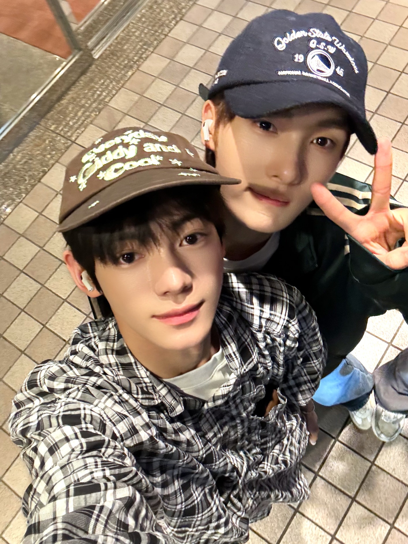 Tws Community Post 제 옆집형”영재형 생일 축하해요 사랑해요 제가 서프라이즈를 준비했으니 그전에 조금