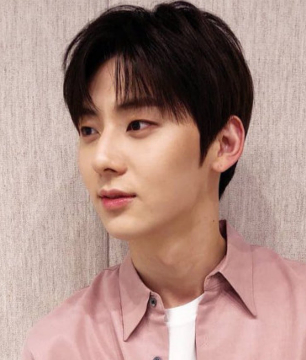 HWANG MIN HYUN Community Post - Good Morning Min Hyun 🦊🌞 Friday is here ...