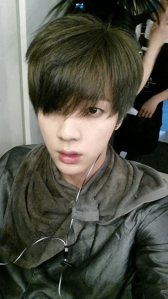 BTS Community Post - 14/05/2024 Day 519 of Jinie at the military service Days left: 29 💜 Borahae ...