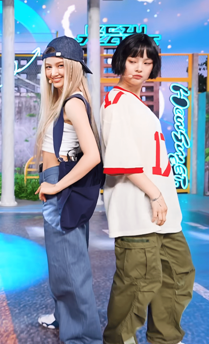 Newjeans 커뮤니티 포스트 친구에게 전화와서 엄청 쩌는 것 발견햇다고 들었을 때 덕질 전 인증샷 내놔봐