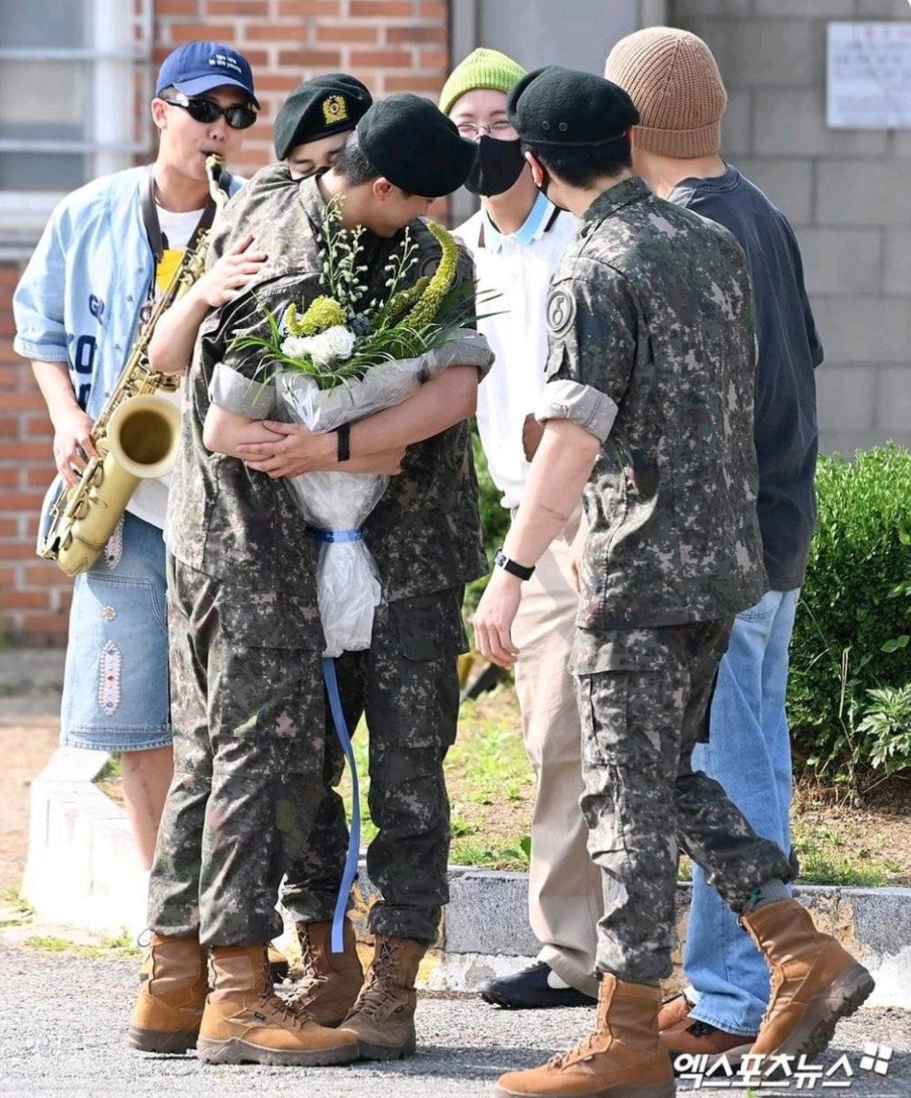 BTS Community Posts - WELCOME BACK, BROOOOOOOO 💜