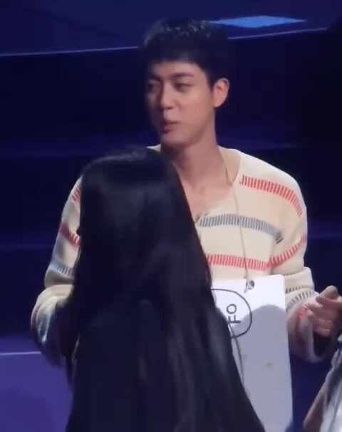 Bts Community Posts Он так растерялся когда все закончилось Это было быстрее чем он ожидал🥺😄