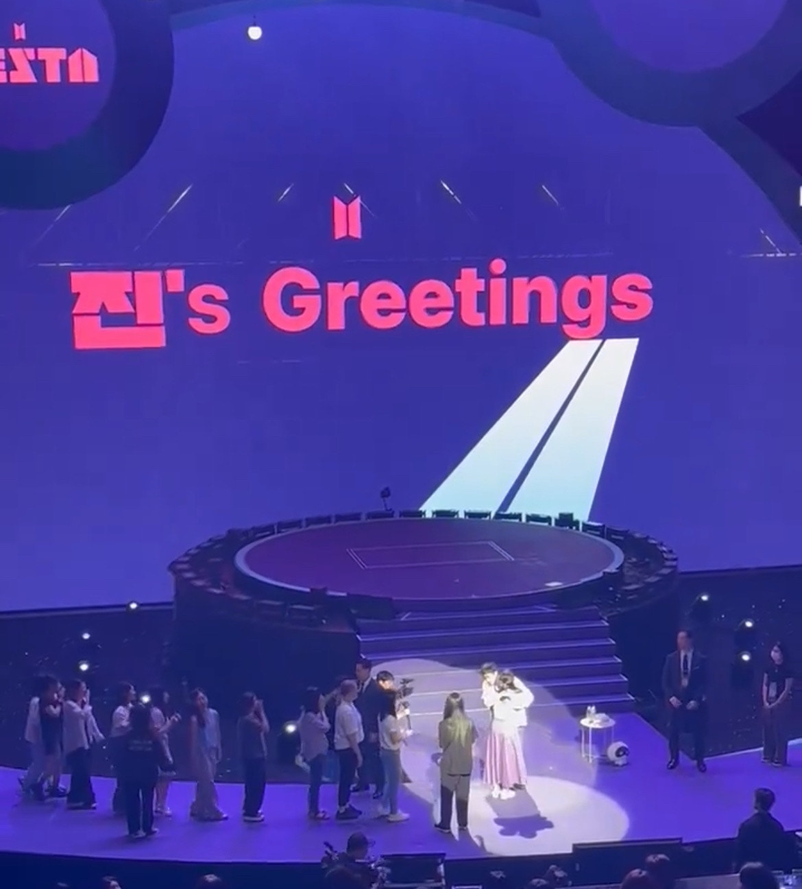 BTS Community Post - The hug event started is the sweetest thing ever ...