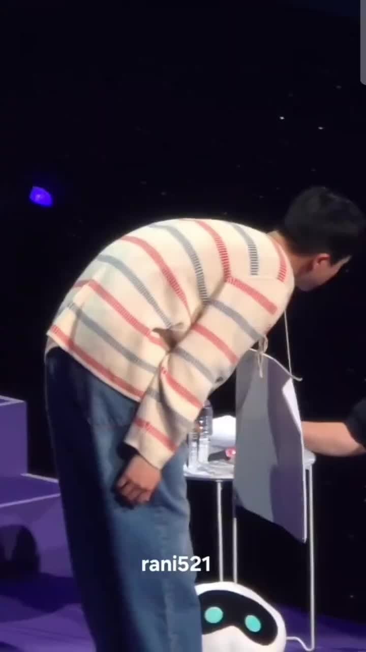 BTS Community Posts - ARMY saying "one more time" & #Jin's reaction to armys is so 🥺😭