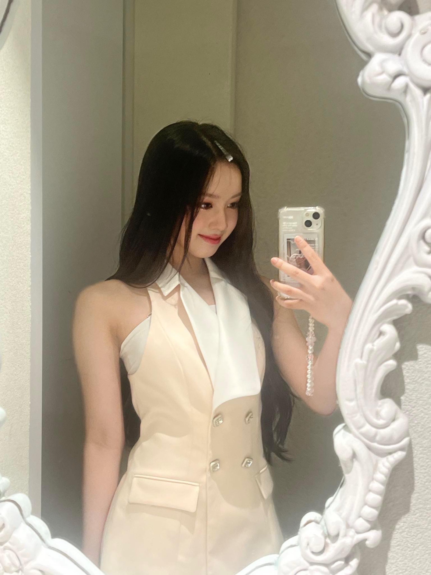 UNIS Community Posts - 🧸 🤍 - ELISIA