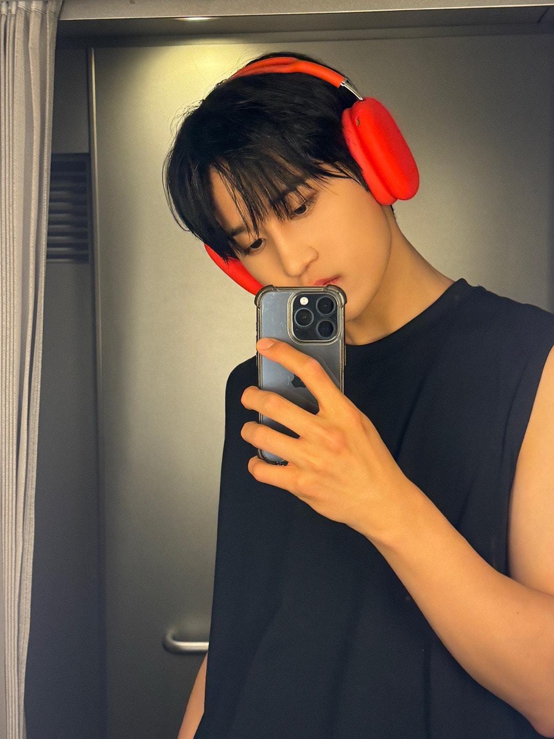 Lun8 Community Posts 안녕하세요 울 러베이트 준우입니다 루네이트가 1주년을 맞이했네요 박수박수👏👏 1년