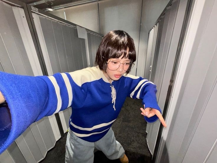 NewJeans Community Post - #to_hanni I LOVE UR BOB CUT🤩