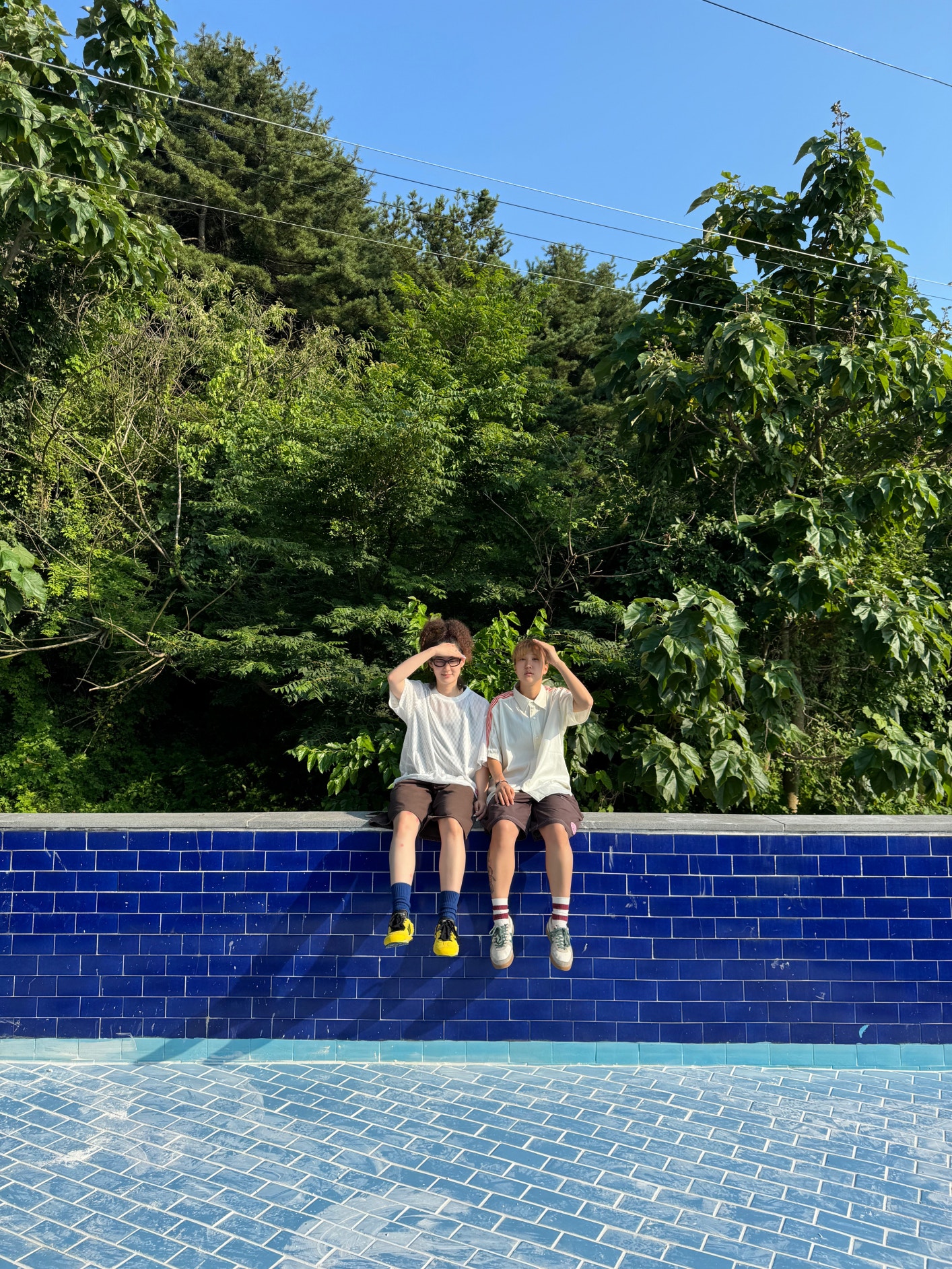 Wolf'Lo 커뮤니티 포스트 - 첫 날도 옷 똑같이 입고 막날도 옷 똑같이 입고 하나도 미리 말 안 했는데 웃겨 ...