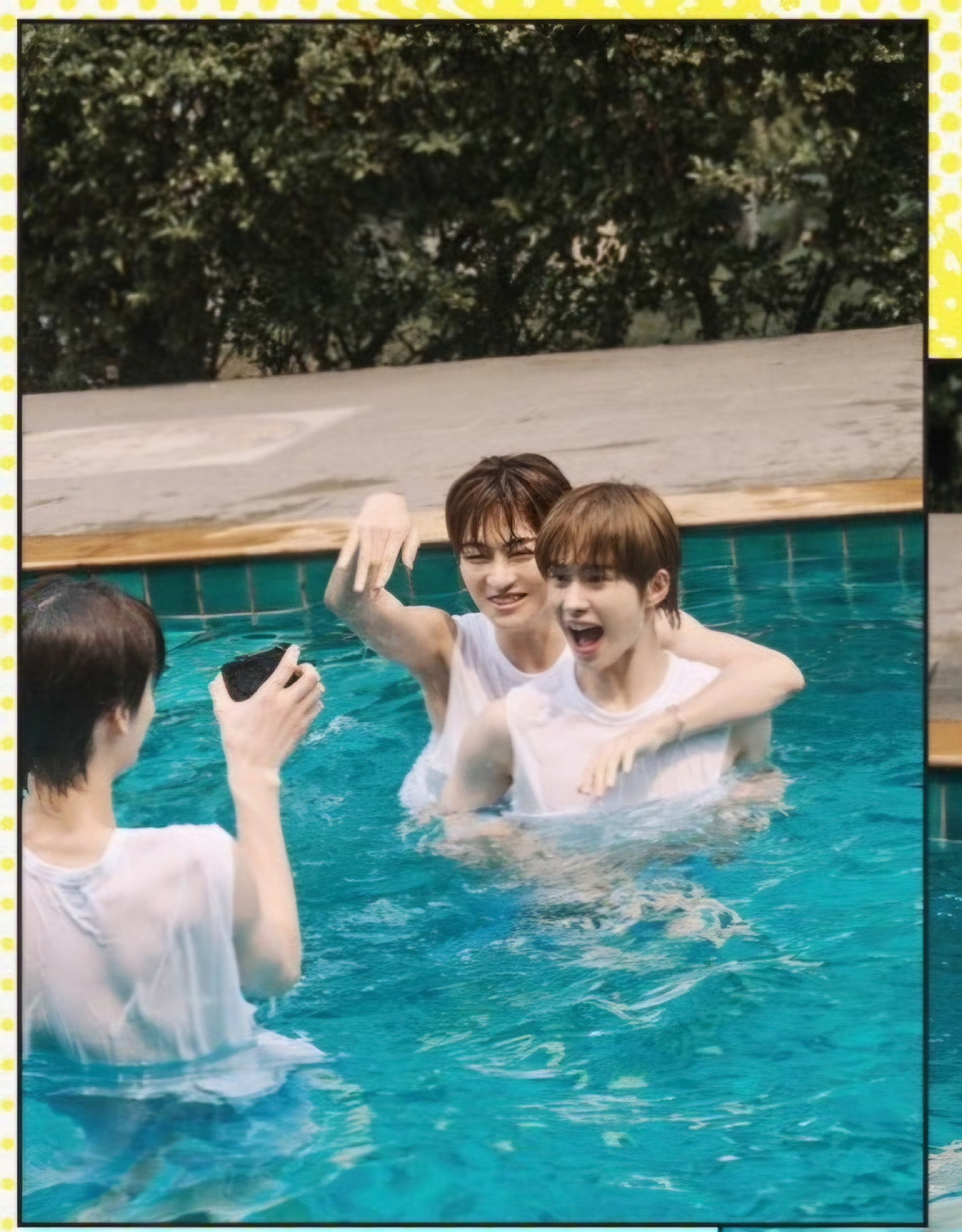 TWS Community Post - 얘들아~~등근육 질문 나야 나🙏 어딘지 알려달라고 해서 데리고 왔어💙 난 죄가 없어 알려달라고 해서 알려주는거야🙏🙏 미안하다 이런 42 ...