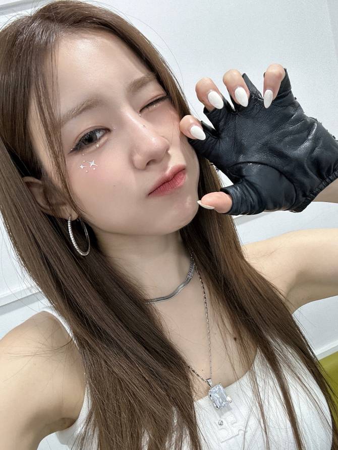 Wooah Community Posts 7월도 화이팅 월요일도 화이팅🌟 Wooyeon