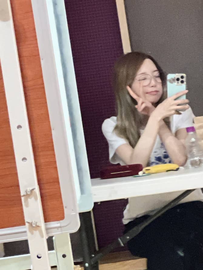 Rocket Punch Community Posts 오늘 저녁듀 나랑 햄보카기🤍 Yeonhee