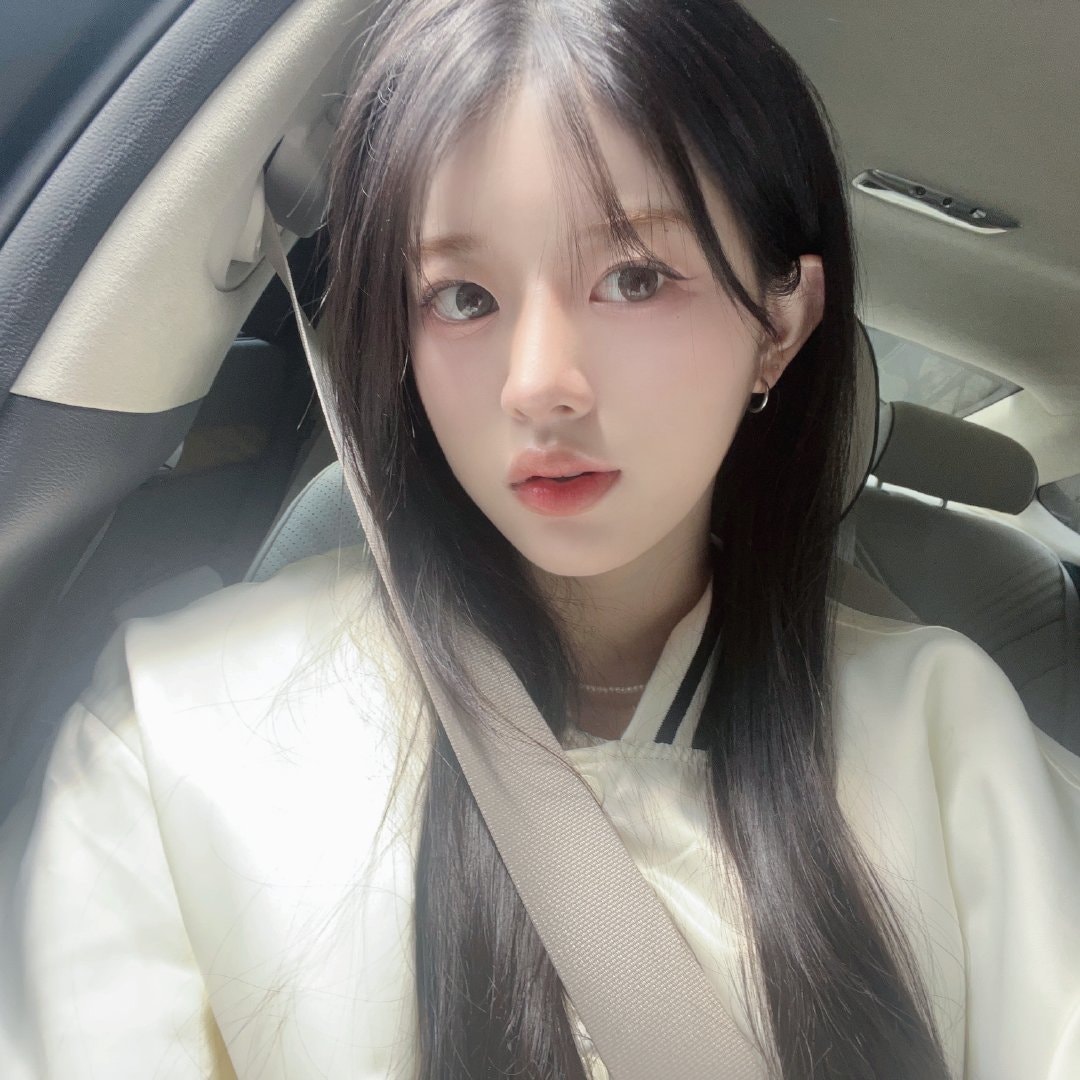 Illit Community Post 안녕히주무세요💤