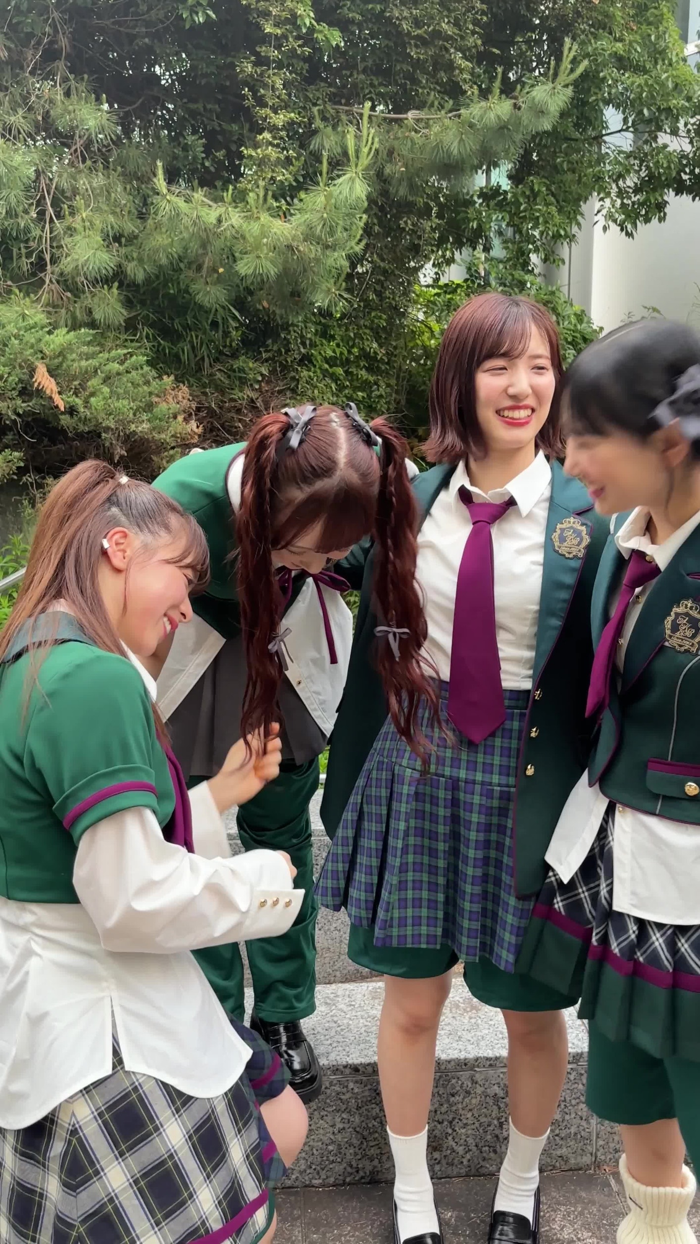 AKB48 Community Post - 💌AKB48 64th Single『恋 詰んじゃった 』MVが公開されました🦖 ️‍🩹 MV撮影現場にWeverseカメラが密着📷🌟 メンバーの ...