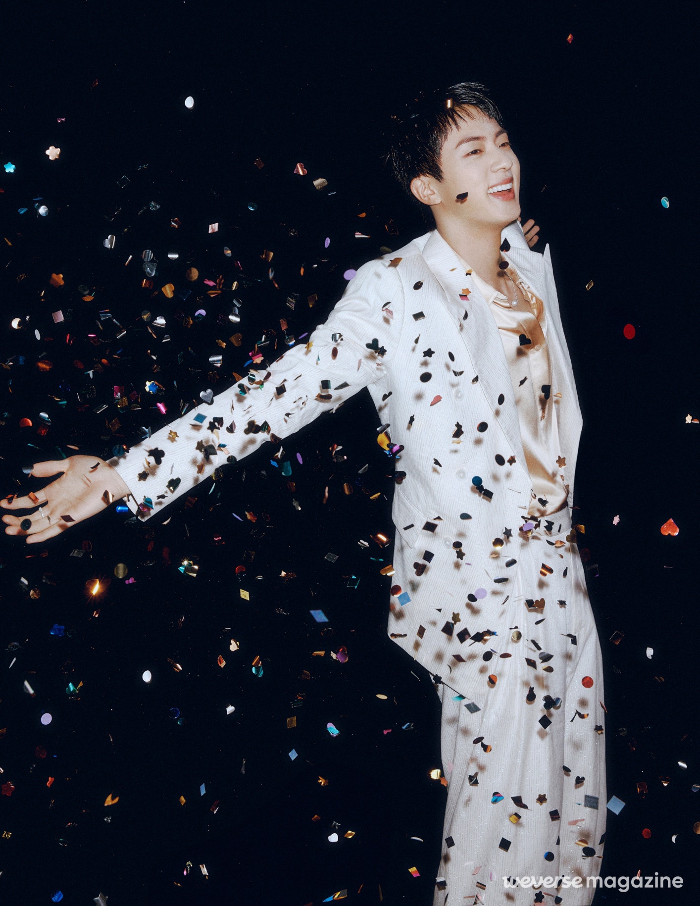 Bts Community Posts 밖은 비가 엄청 많이 온다 ☔ 그런데 석진이가 너무 눈부셔서 선글라스가 필요해요 🕶 ⸒⸒
