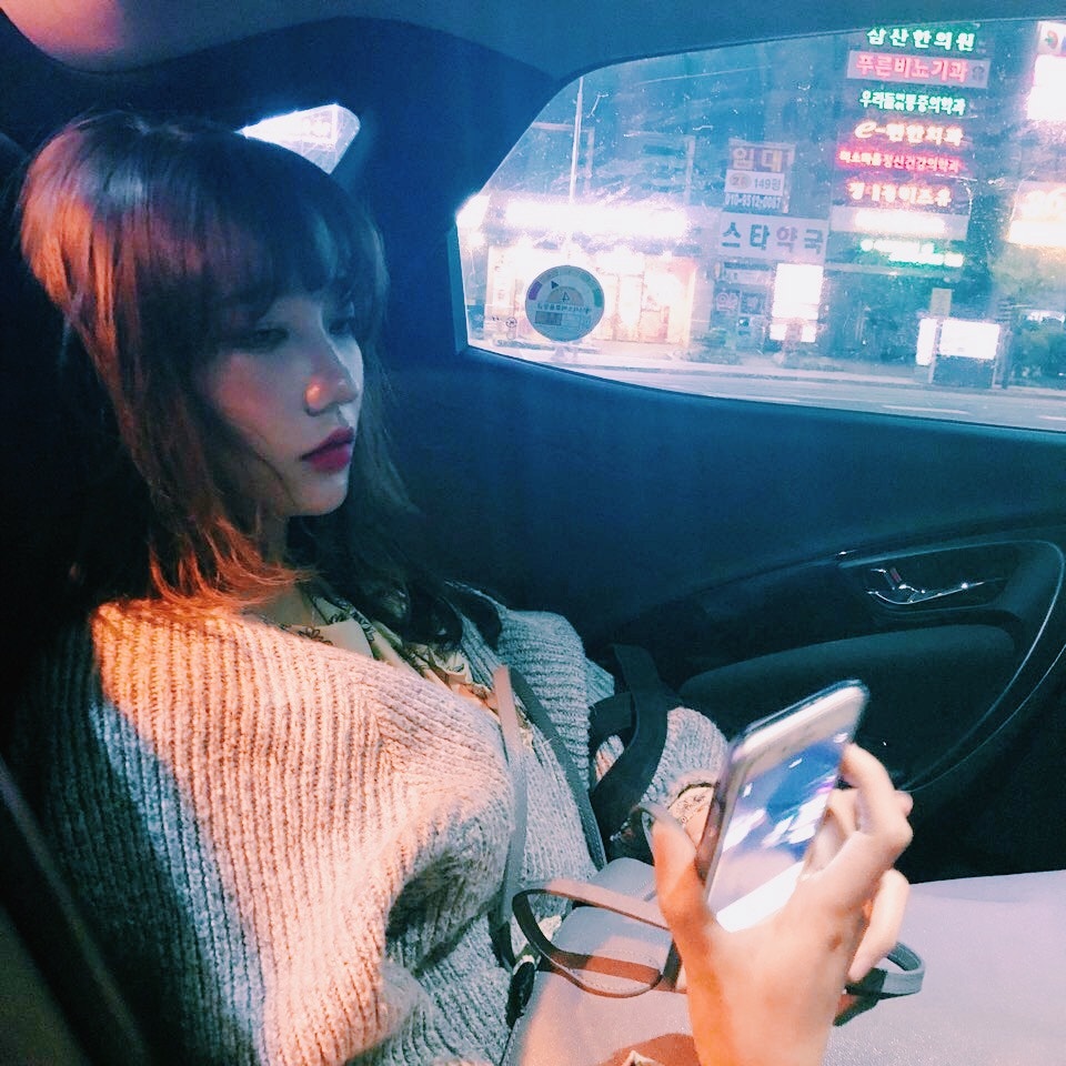 Post de la Comunidad QWER - 20살때야 - Magenta