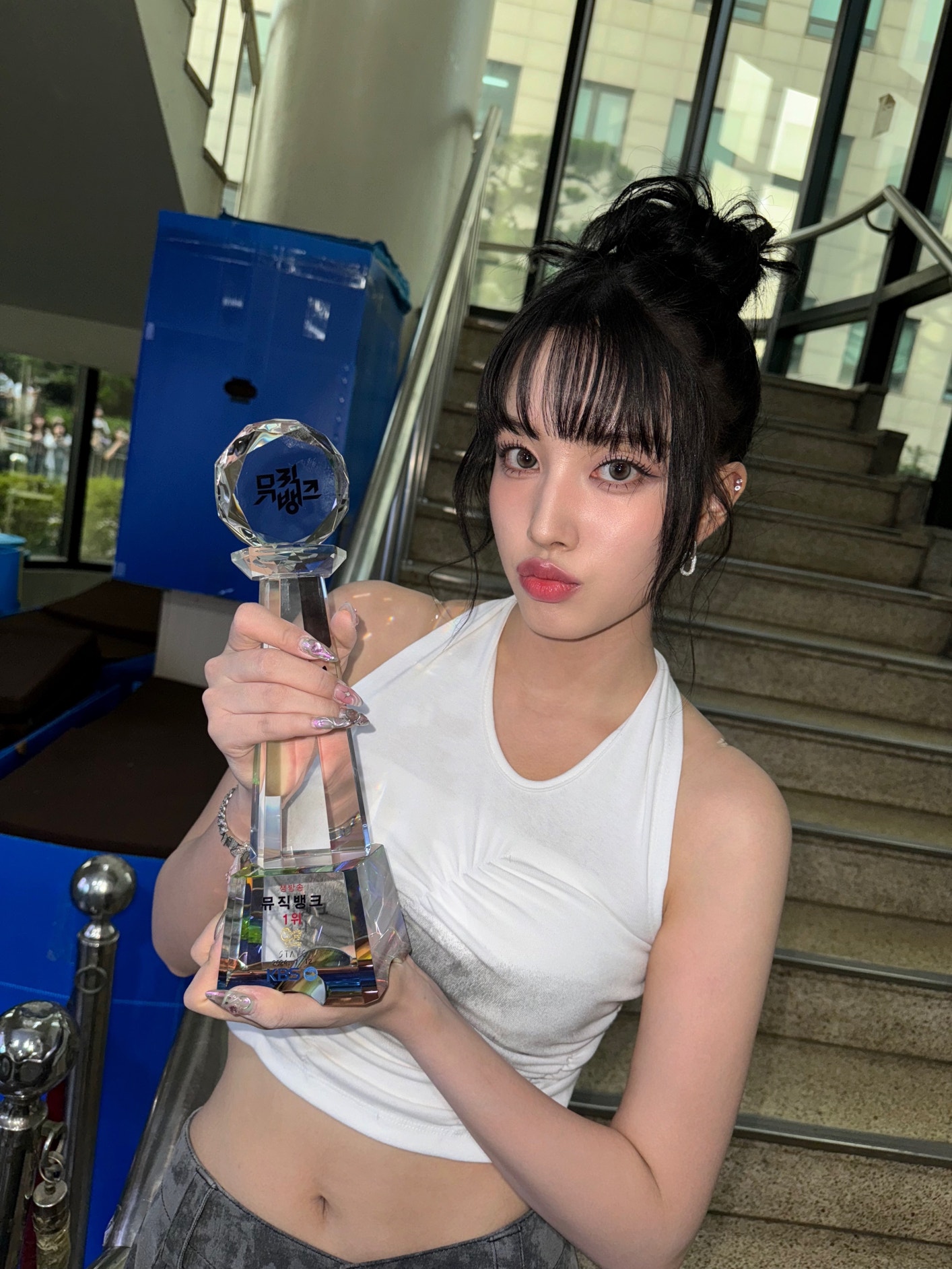 Stayc Community Post 스윗들~ 뮤직뱅크 1위 감사합니다🥳😍 이번 활동에 정말 큰 힘이 될 우리의 1위