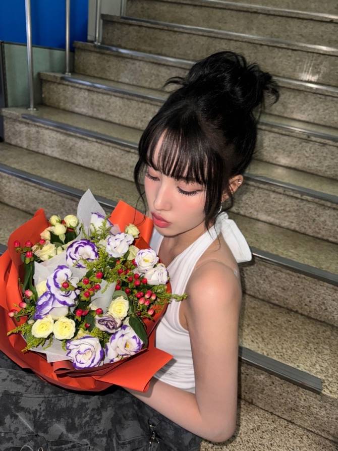 Stayc Community Post 스윗들~ 뮤직뱅크 1위 감사합니다🥳😍 이번 활동에 정말 큰 힘이 될 우리의 1위