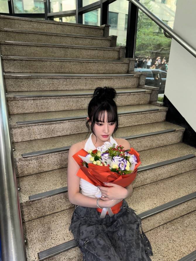 Stayc Community Post 스윗들~ 뮤직뱅크 1위 감사합니다🥳😍 이번 활동에 정말 큰 힘이 될 우리의 1위