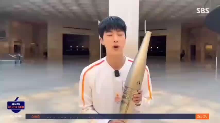 BTS Community Post - jin message to ARMY 🐹"I feel honored. I am also very sincerely grateful to ...