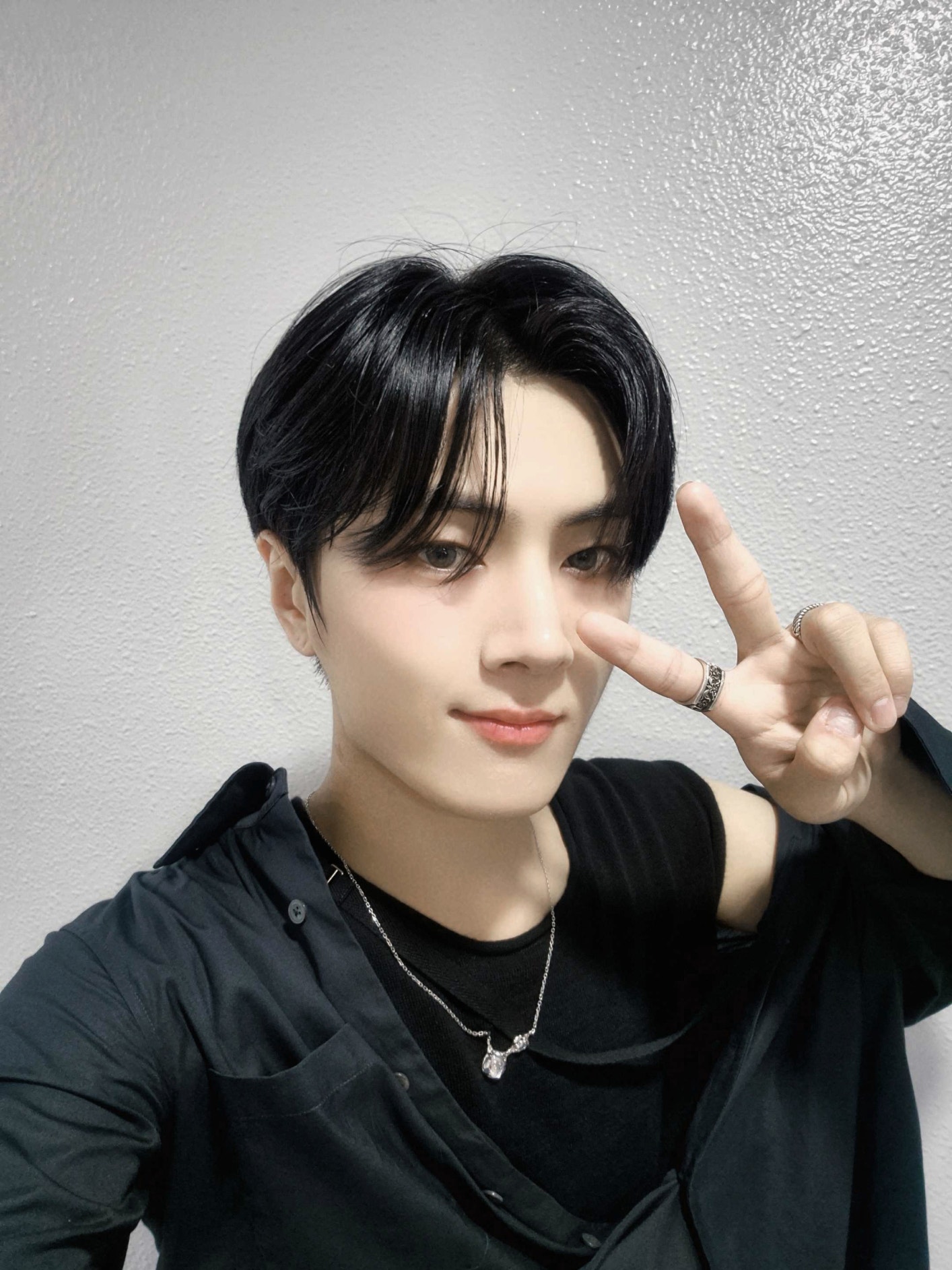 ENHYPEN Community Post - 😼🖤 - JAY
