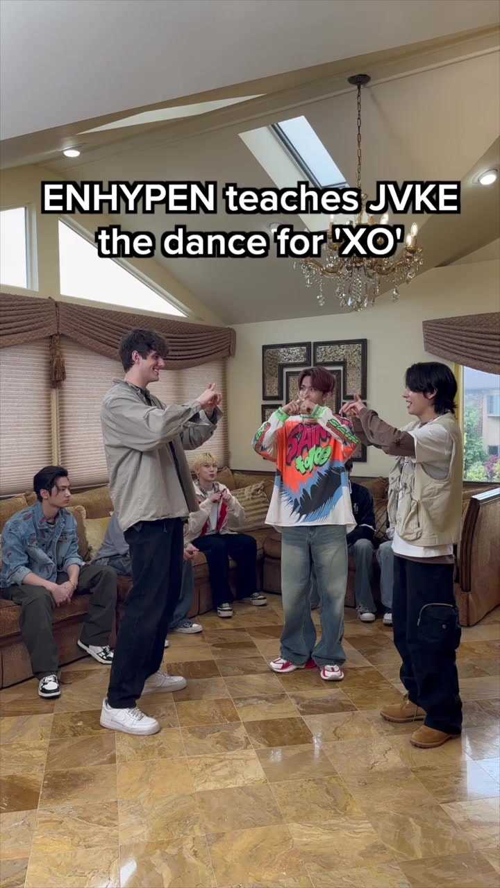 Weverse JVKE Media - ENHYPEN teaches JVKE the dance for 'XO'