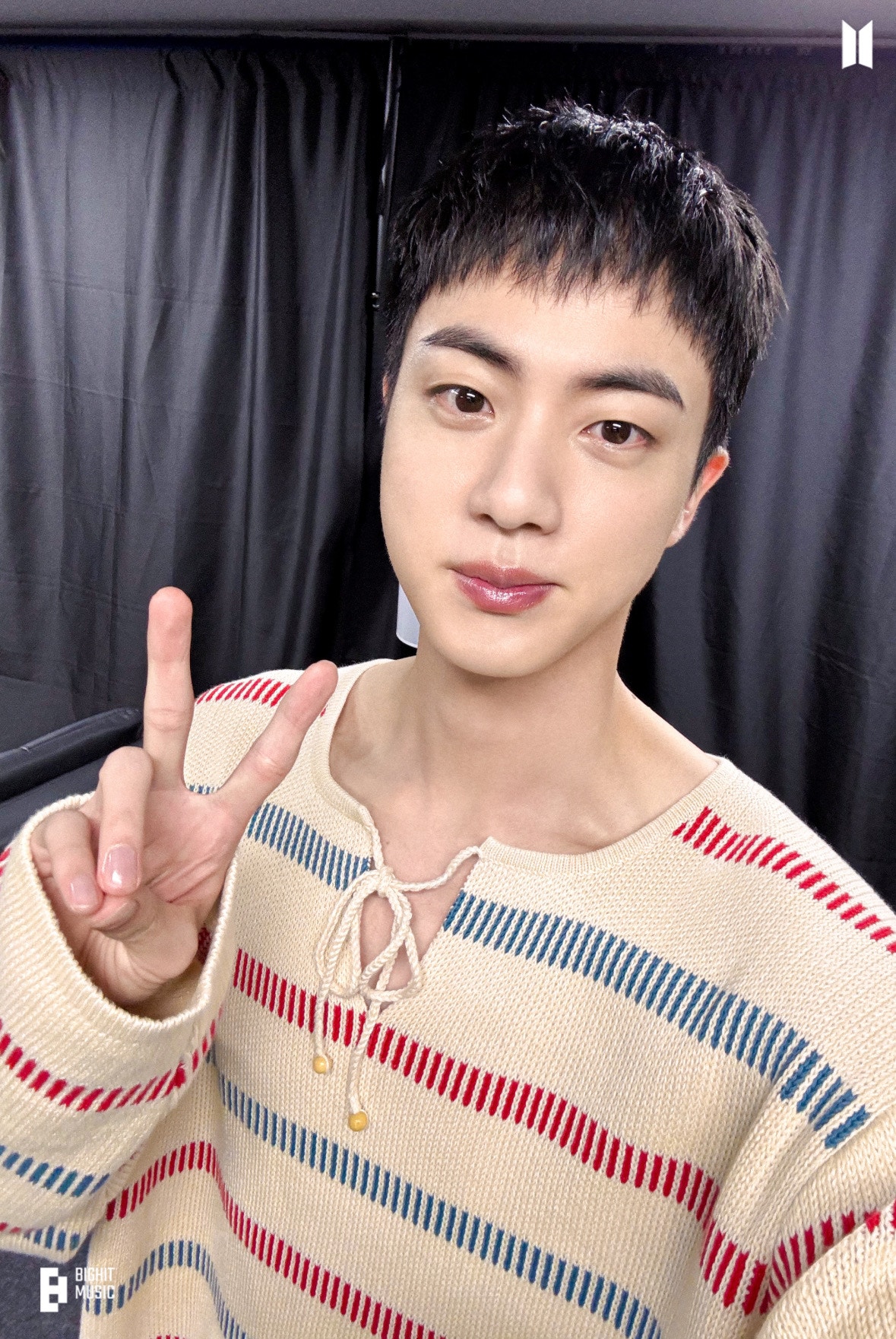 Bts Community Posts To Jin ð¹jinãããã¢ã³ãã§ã³ã Jinããã®ãœã¯ãžã³æŽãâã®åçãäžãã£ãŠãã®