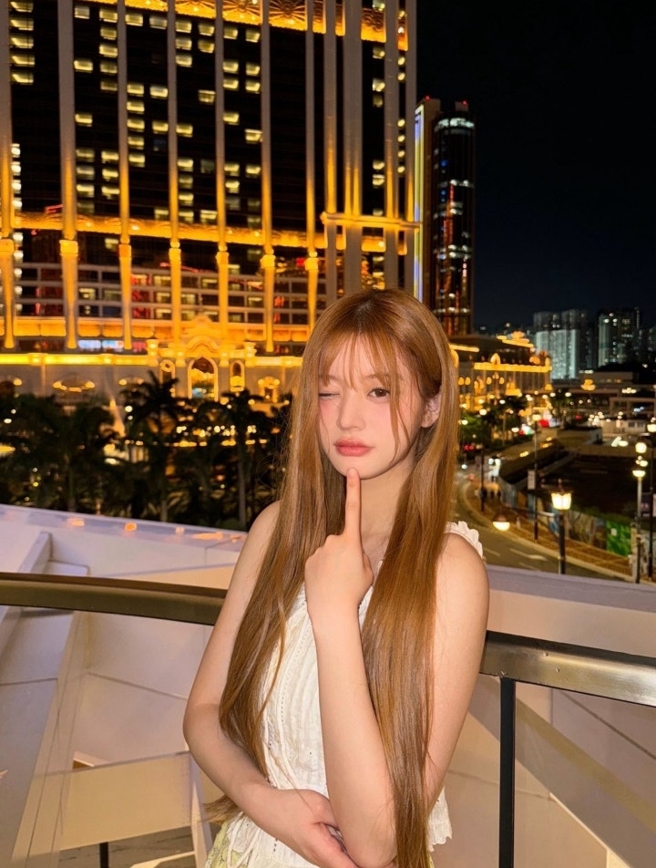 Illit Community Posts Oh I Js Know This Photo Exists ⭐ ⭐
