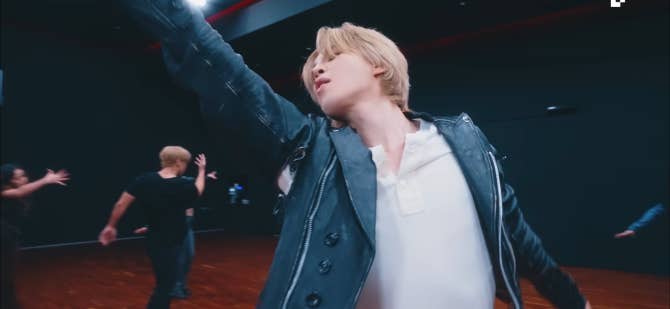 BTS Community Posts - Love the versatile jacket with detachable sleeves ...