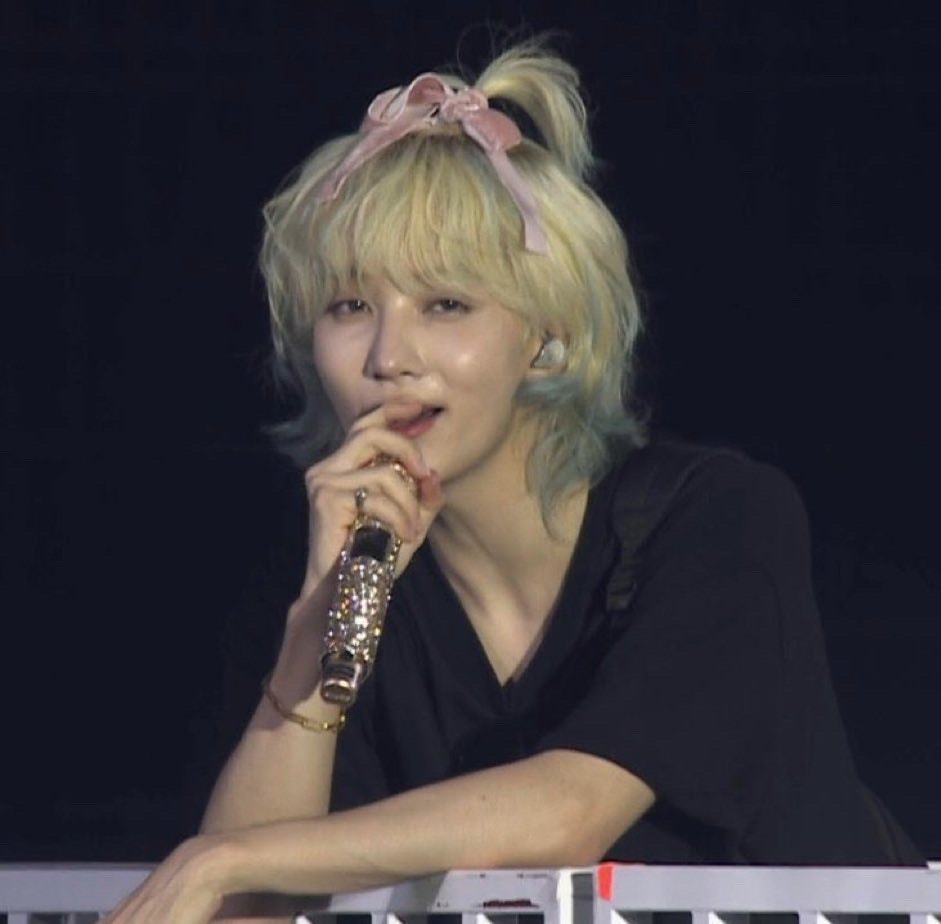 SEVENTEEN Community Posts - JEONGHAN IS KKUMA’S EOMMA 😝😝😝