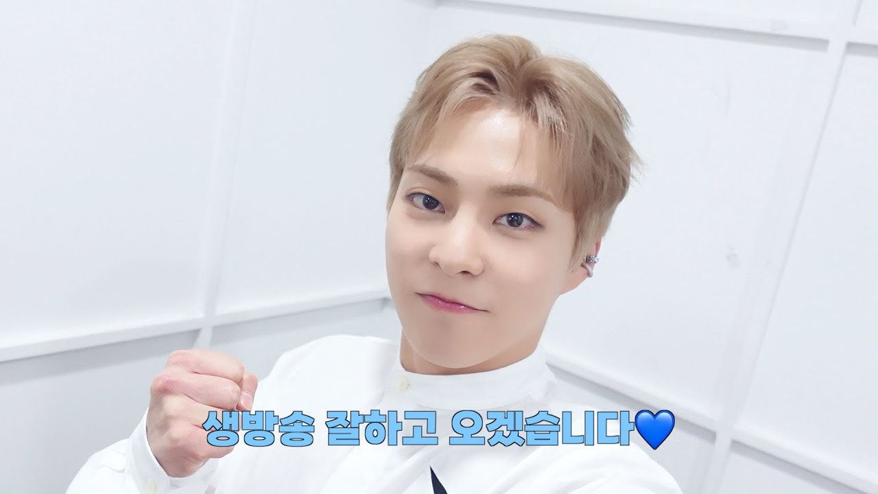 Weverse XIUMIN Media - 'MAKEMATE1' MC Behind | 시우민 (XIUMIN)