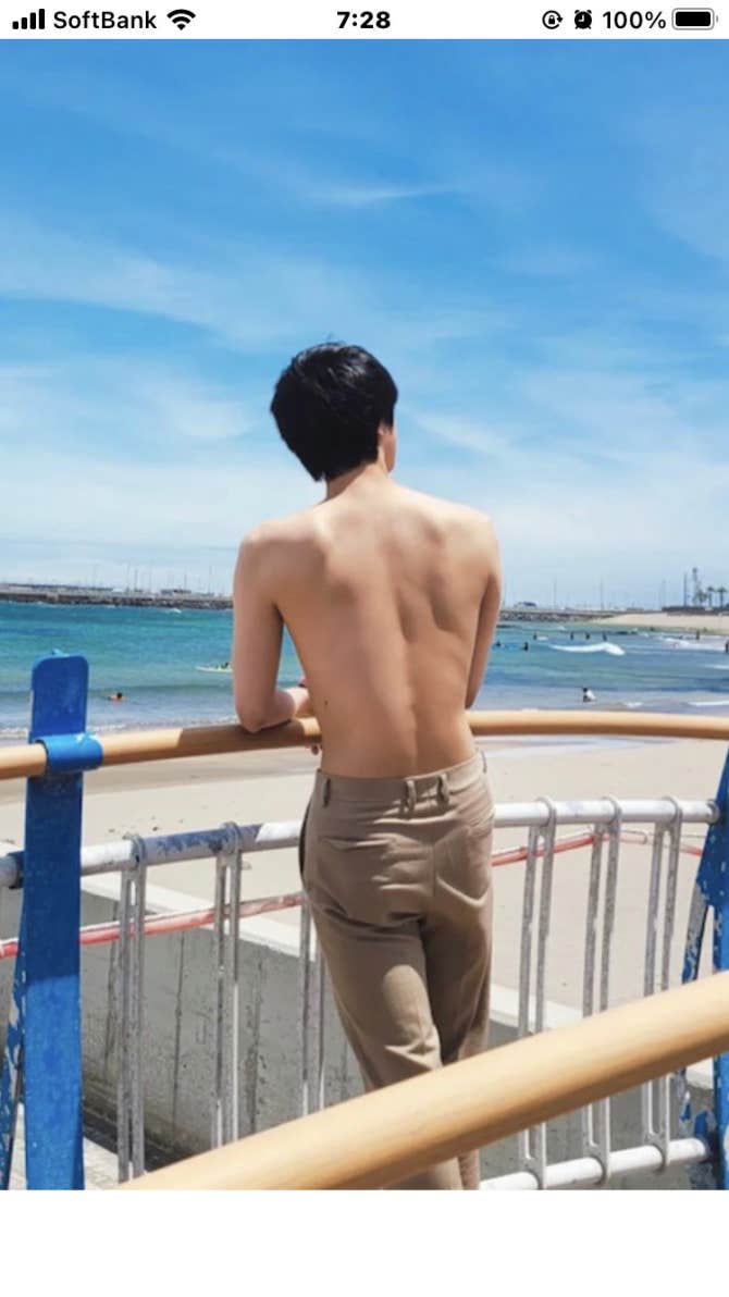 Bts 커뮤니티 포스트 김석진 씨 요즘 뭐해‪ 수박 먹었어 낚시하러 갔어 게임하고 있어 바다 갔어 ‪🐹💜 Tojin