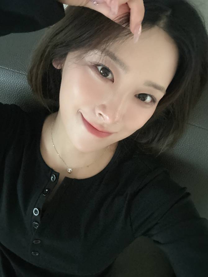 Rocket Punch Community Post 비 안 내리는 일요일이다아 일요일은 짜파게티💗 Yunkyoung